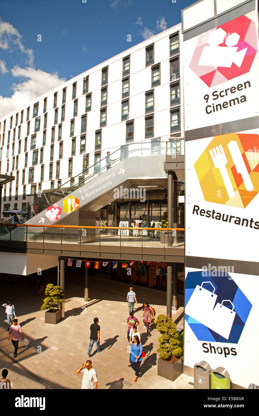 London designer outlet wembley hi-res stock photography and images - Alamy
