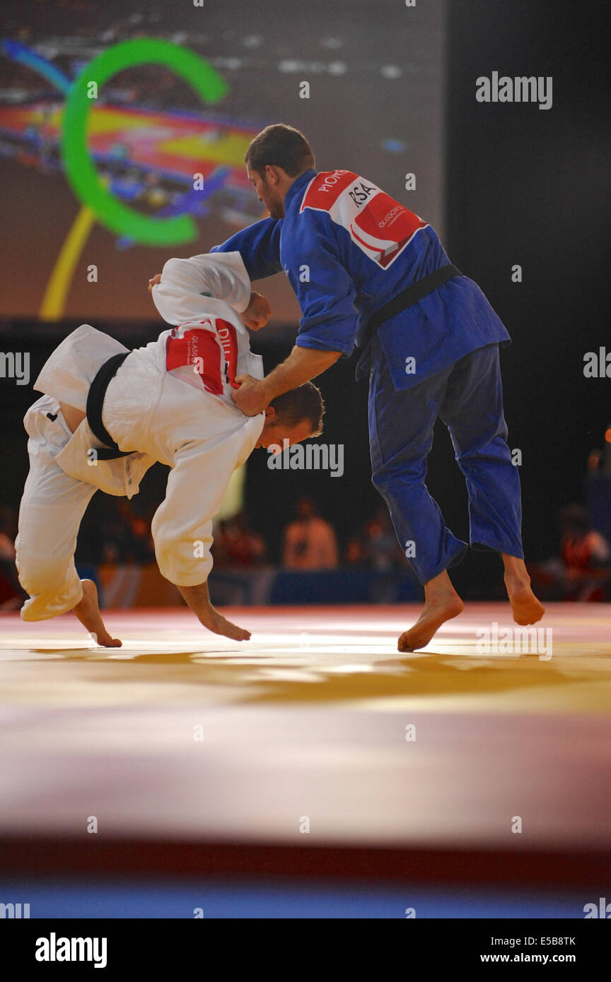 Glasgow, Scotland, UK. 26th July, 2014. Dramatic scenes as Ryan Dill ...