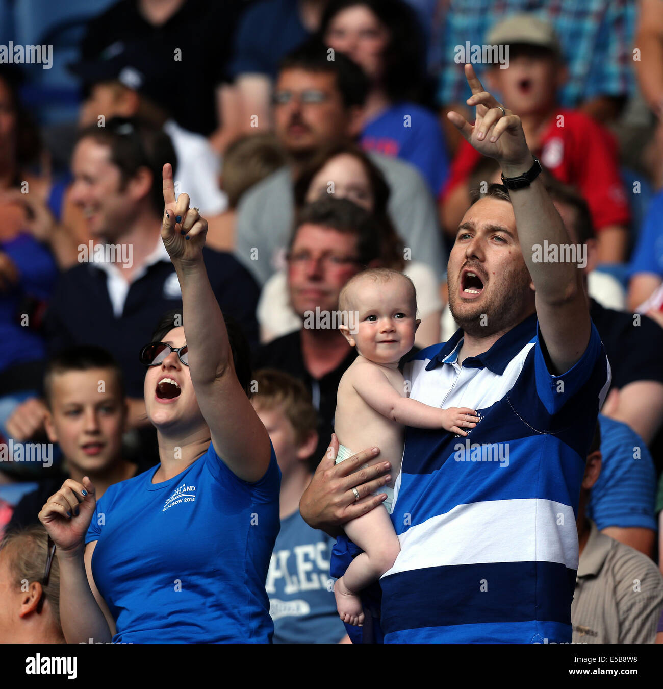 SCOTTISH FANS CHEER A SCOTLAND SCOTLAND V NEW ZEALAND IBROX STADIUM ...