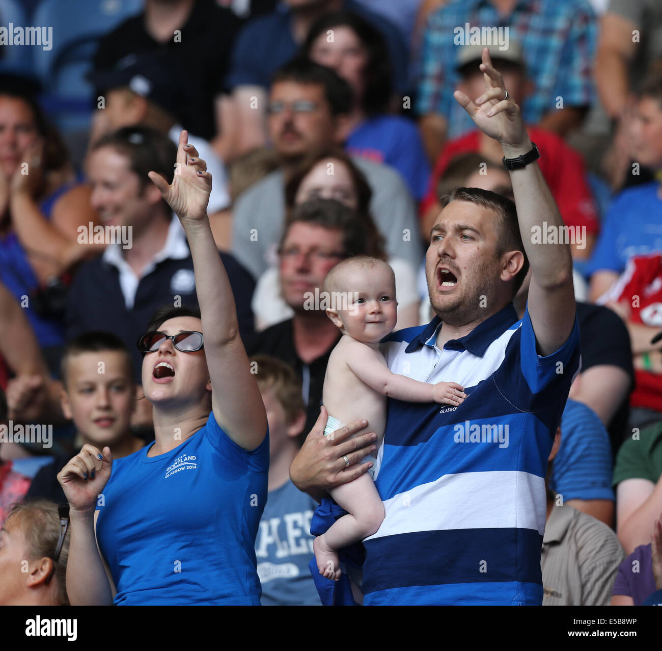 Scottish rugby fans hi-res stock photography and images - Alamy
