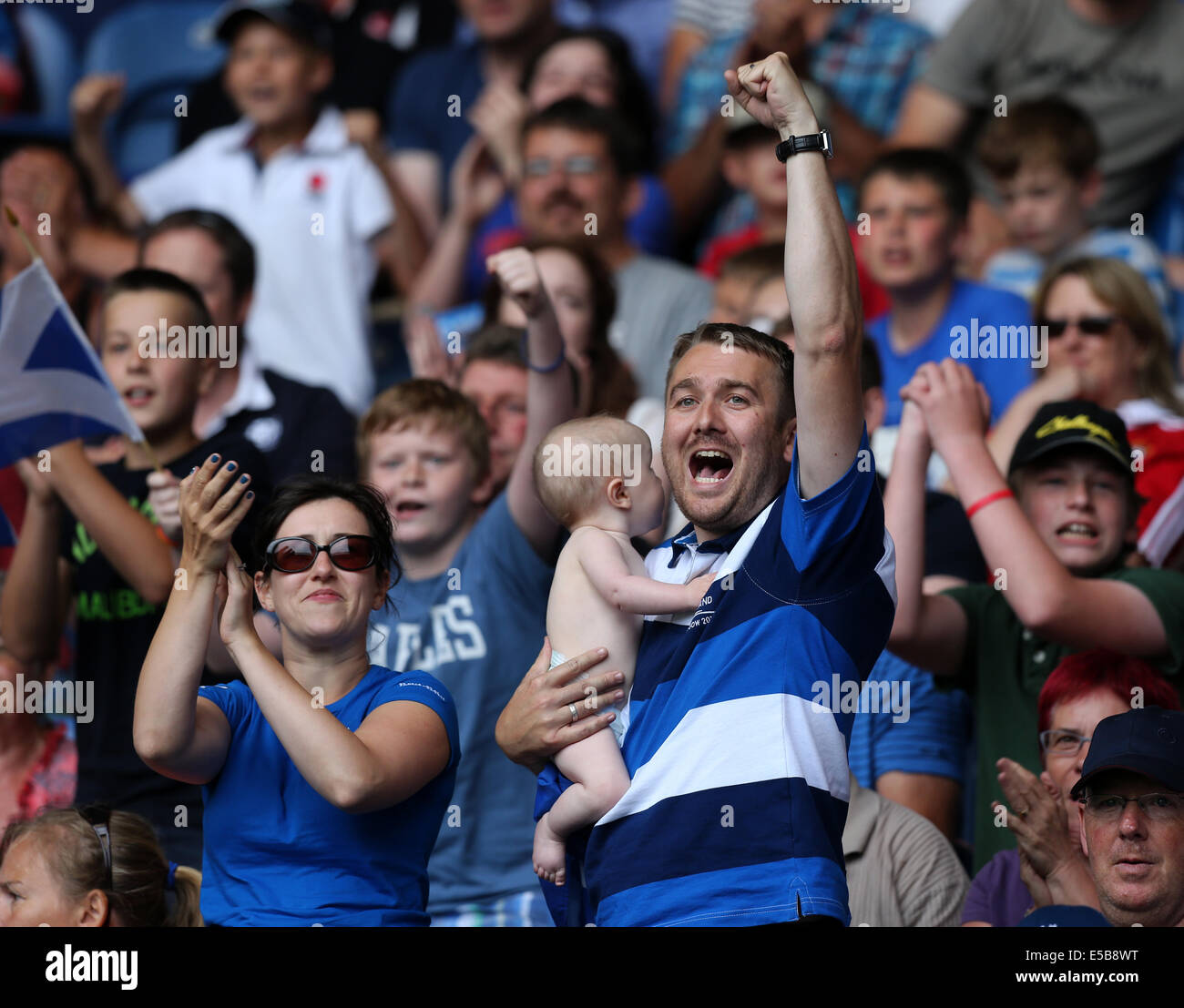 SCOTTISH FANS CHEER A SCOTLAND SCOTLAND V NEW ZEALAND IBROX STADIUM ...