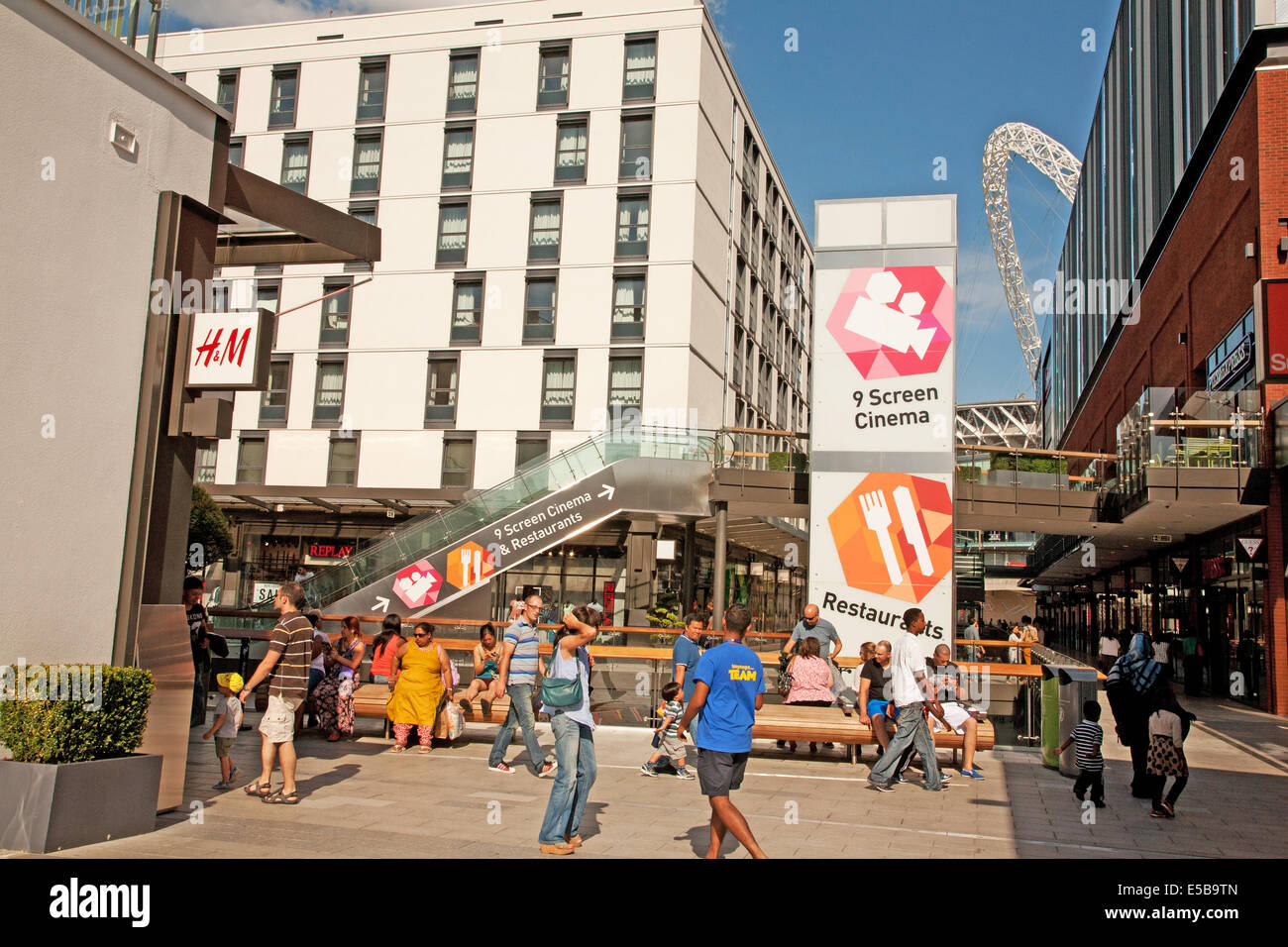 Wembley london hi-res stock photography and images - Alamy