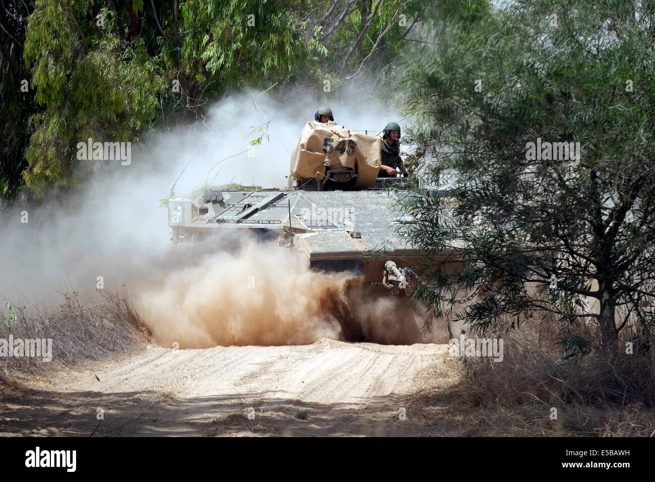 Idf israel soldiers tank hi-res stock photography and images - Alamy