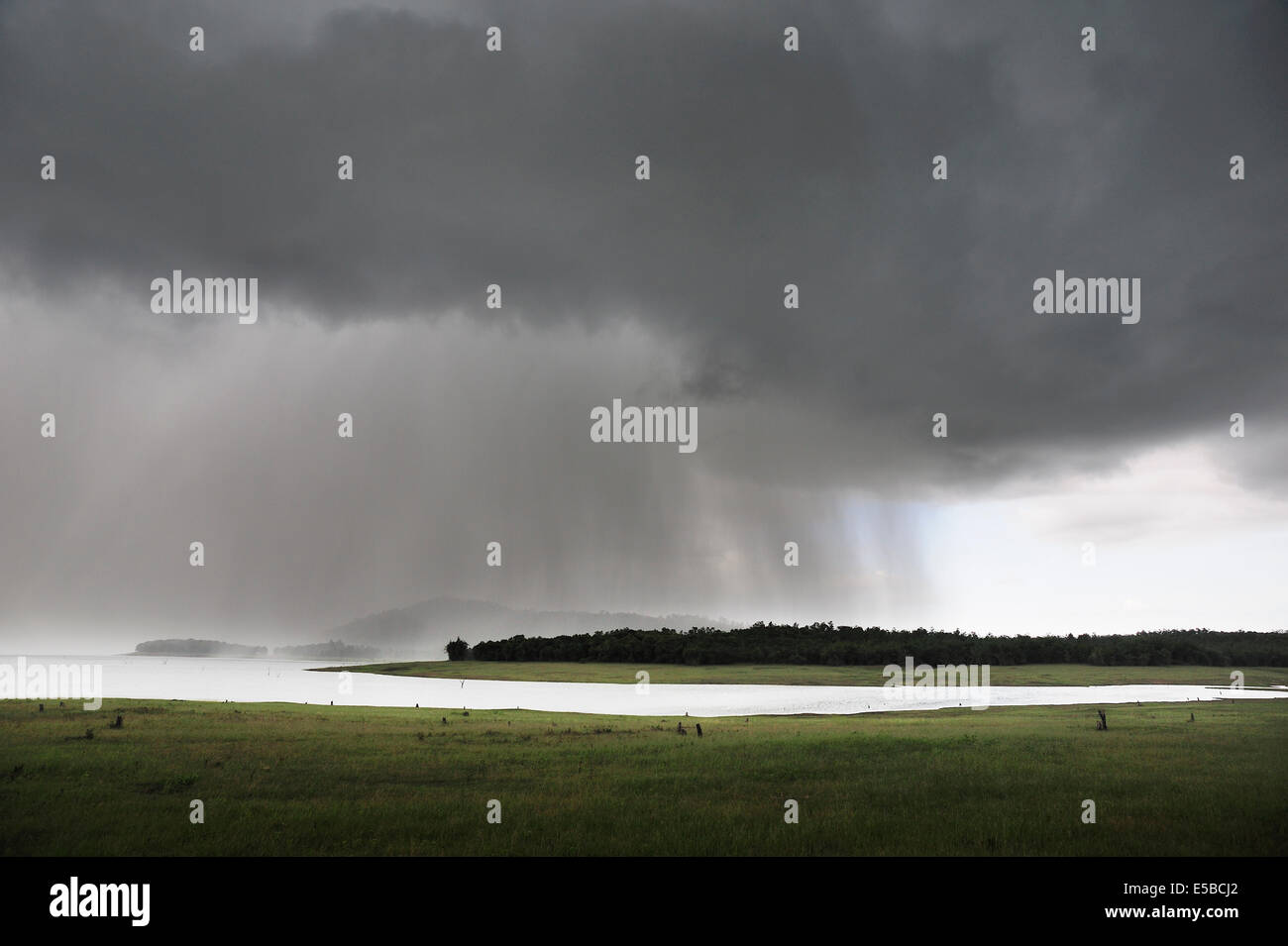 India monsoon cloud hi-res stock photography and images - Alamy