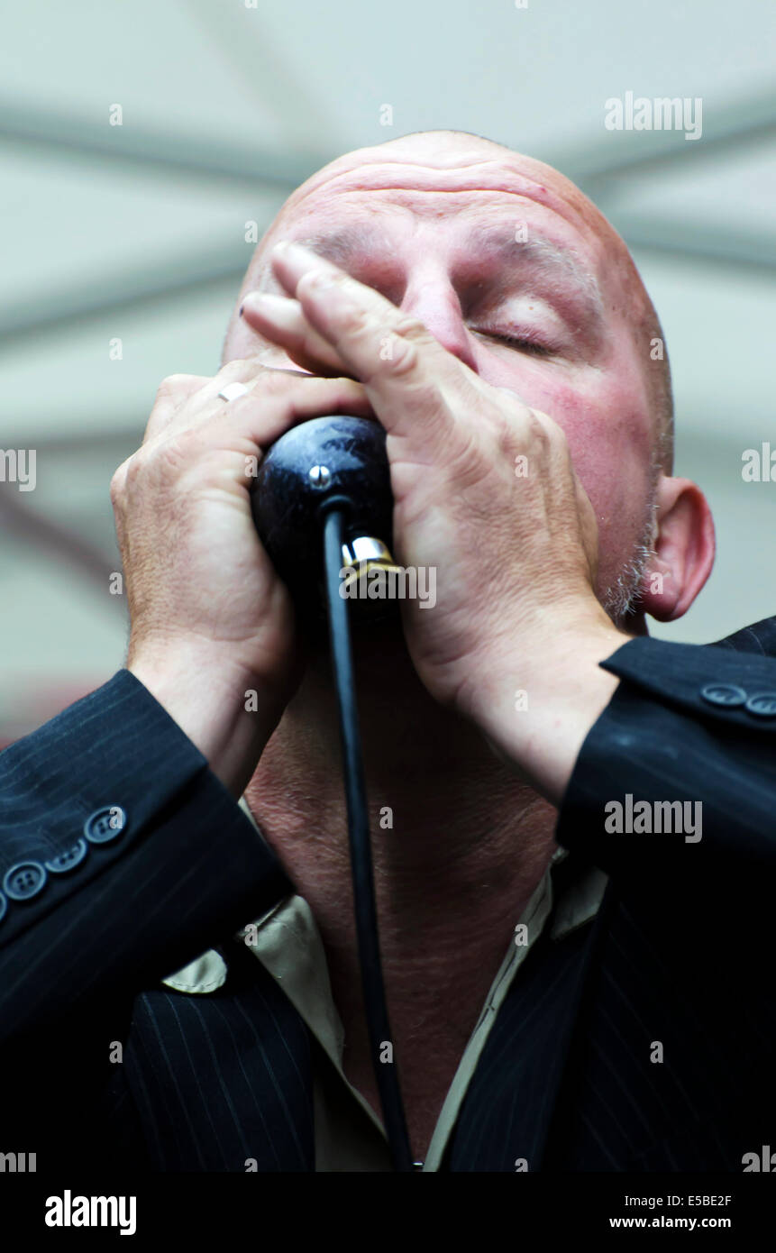 Gary Martin performing with the Jensen Interceptors at the Mardi Gras ...