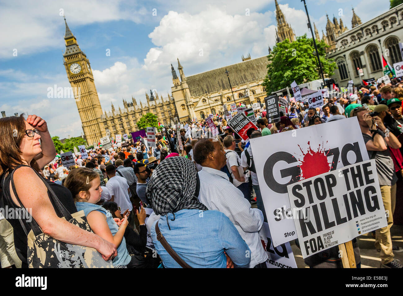 Stop israels war crimes in gaza hi-res stock photography and images - Alamy