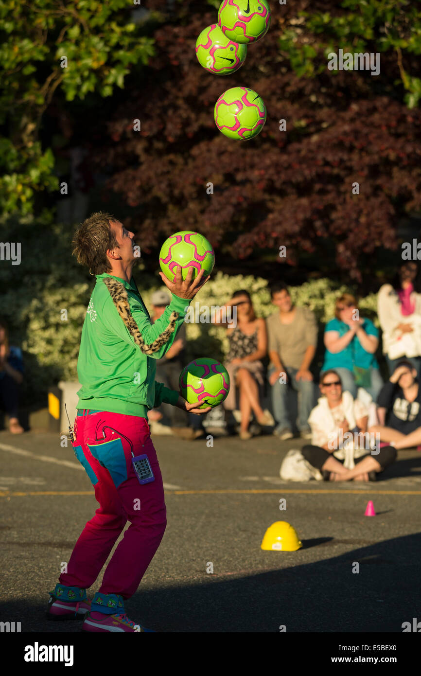 Professional street busker Victor Rubilar performing at Busker festival ...