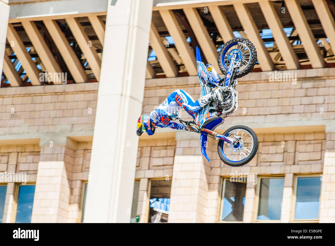 Fmx acrobatics hi-res stock photography and images - Alamy