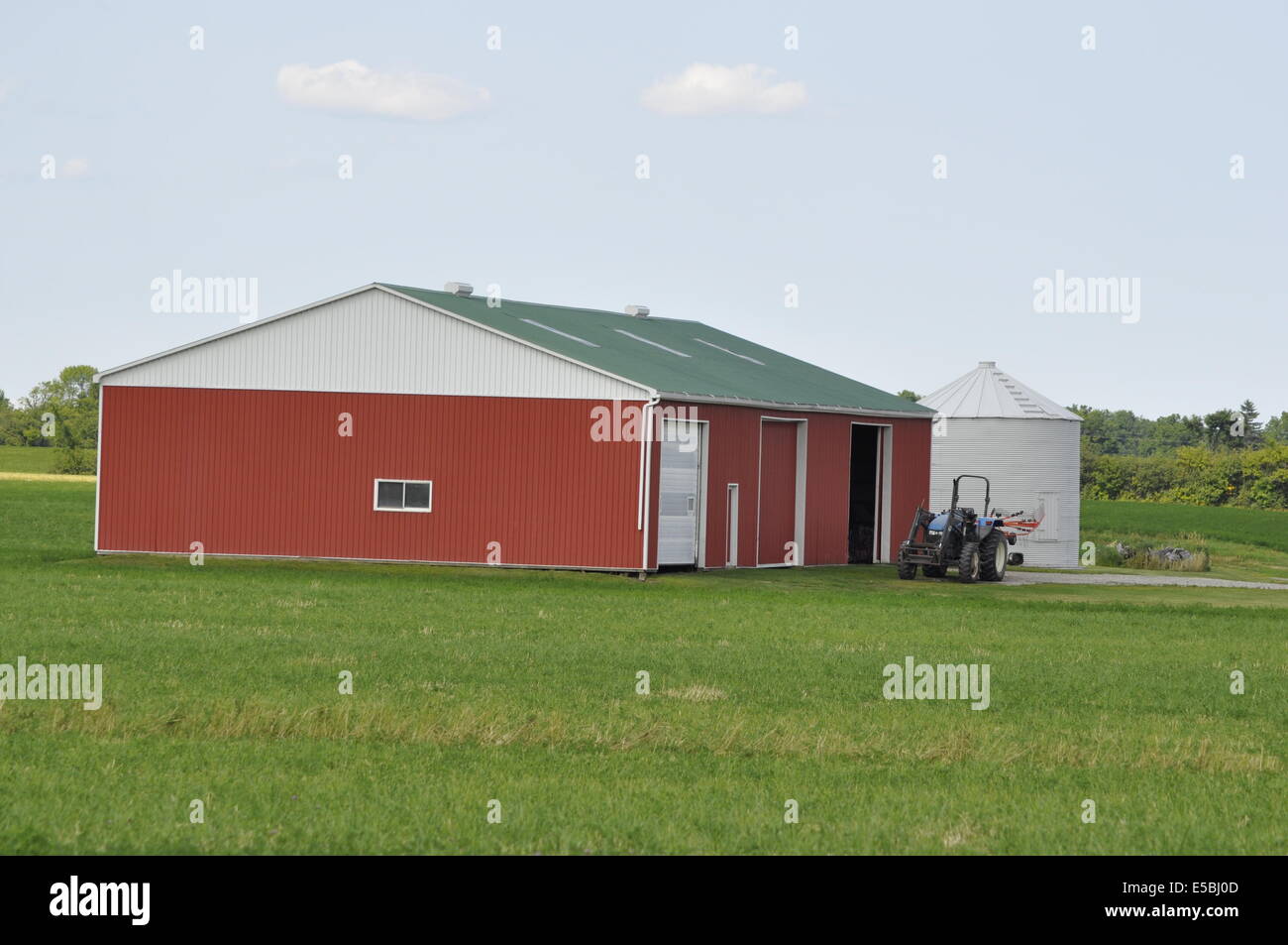 garages on the farm Stock Photo - Alamy