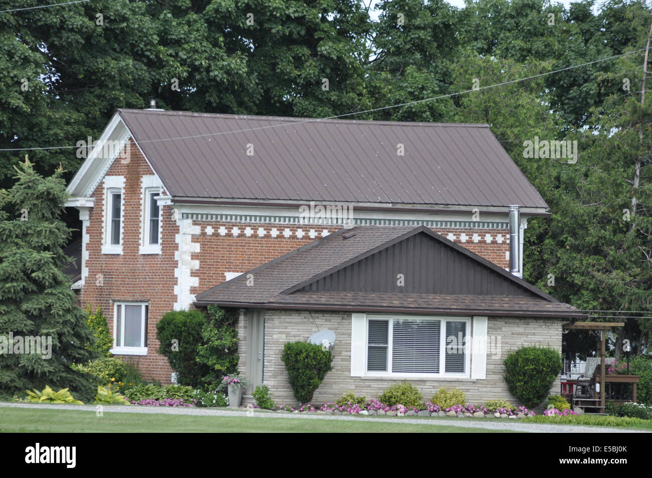beautiful farm house Stock Photo - Alamy