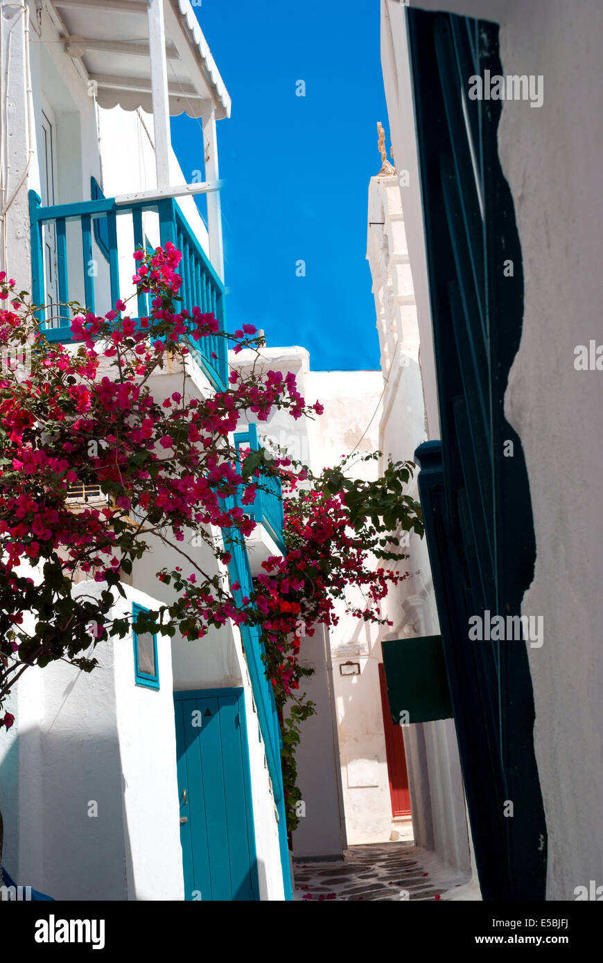 Traditional greek alley on Mykonos island, Greece Stock Photo - Alamy