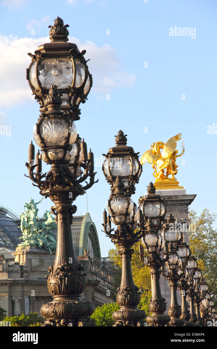 Paris close up hi-res stock photography and images - Alamy
