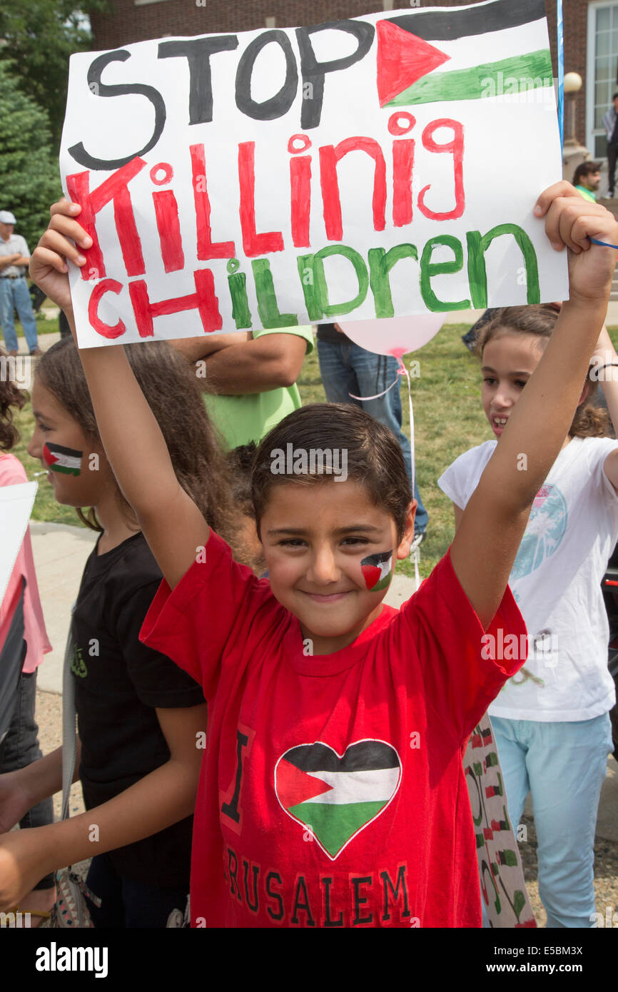 Dearborn, Michigan, USA. Arab-Americans rally at Dearborn city hall to ...