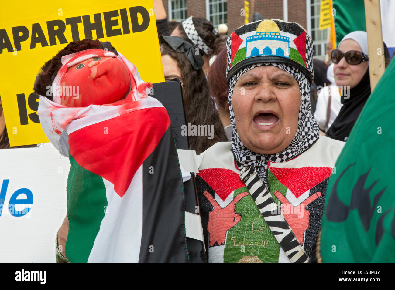 Dearborn, Michigan, USA. Arab-Americans rally at Dearborn city hall to ...