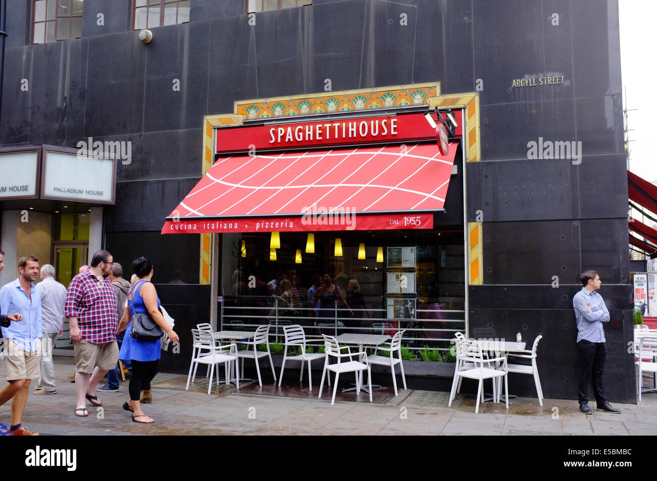 Spaghetti house restaurant london hi-res stock photography and images ...