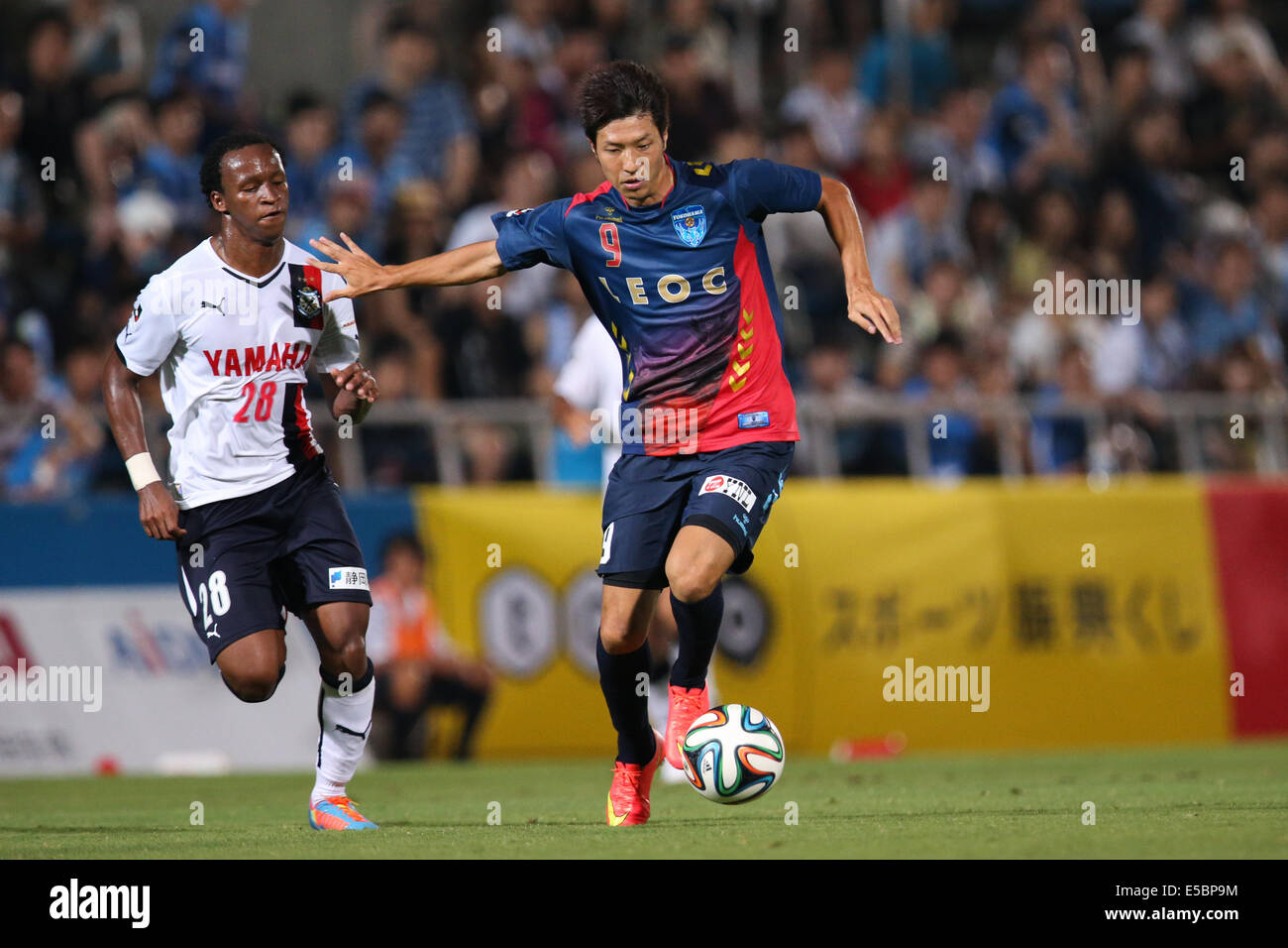 NHK Spring Mitsuzawa Football Stadium, Kanagawa, Japan. 26th July, 2014. (L to R) Tinga (Jubilo ...