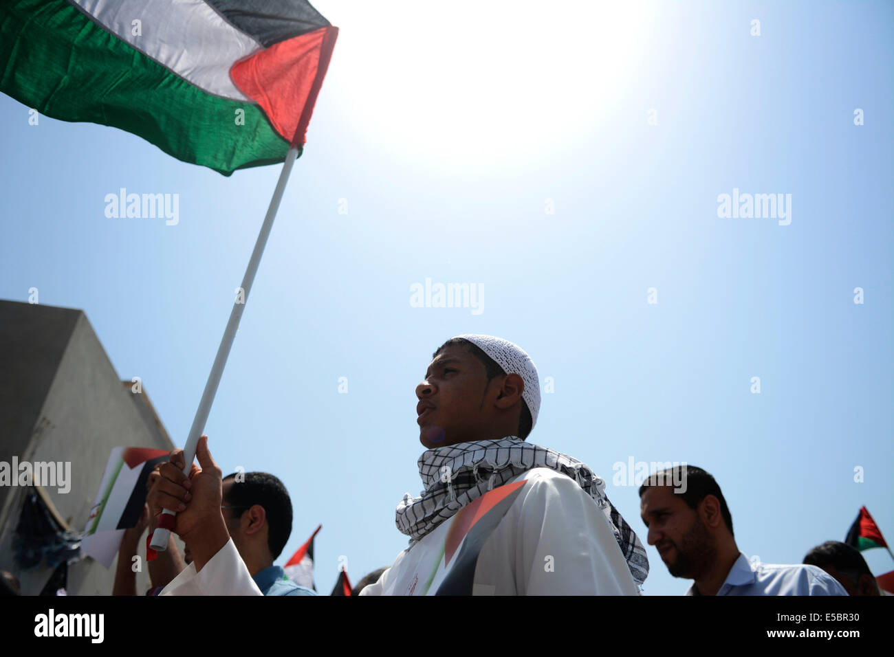 The massive demonstration of the Bahraini people after Friday prayers ...