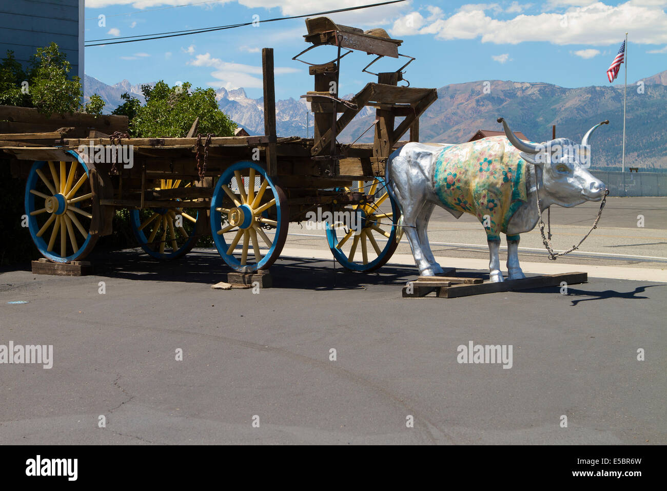 Cow pulling wagon hi-res stock photography and images - Alamy