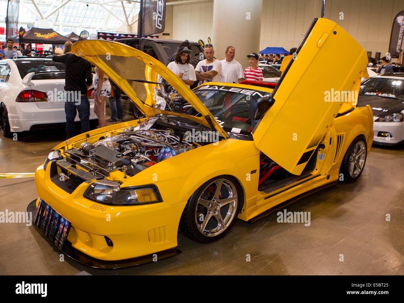 Tuned cars hi-res stock photography and images - Alamy