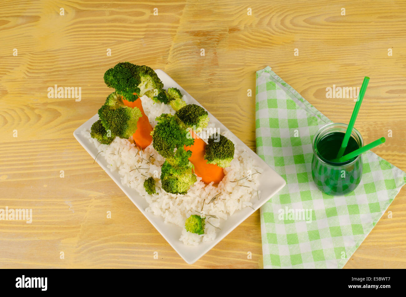 Healthy vegetables arranged as trees, creative kid food Stock Photo - Alamy