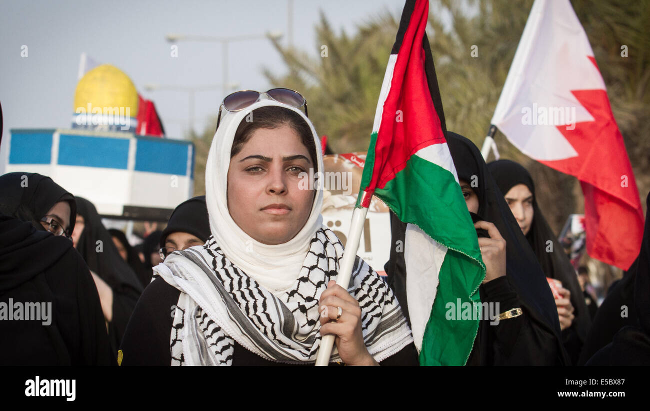Bahraini woman hi-res stock photography and images - Alamy