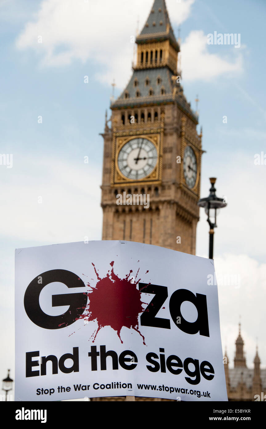 Palestine placard hi-res stock photography and images - Alamy