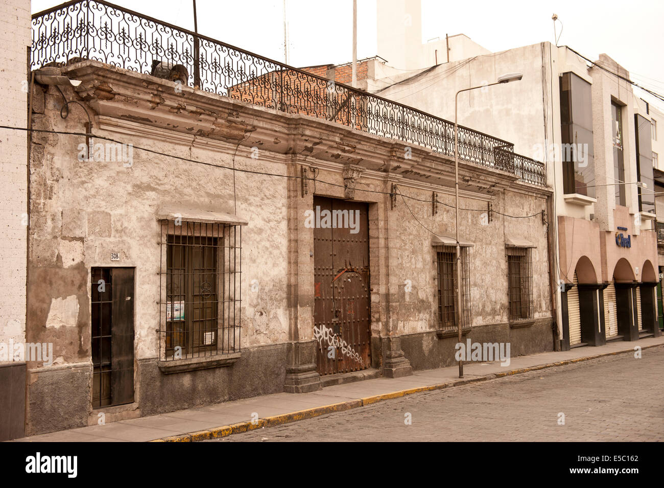 Peruvian architecture hi-res stock photography and images - Alamy
