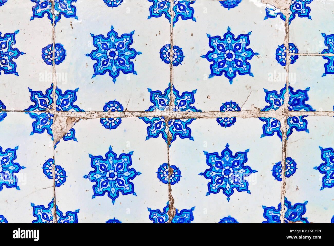 Handmade turkish blue tile hi-res stock photography and images - Alamy