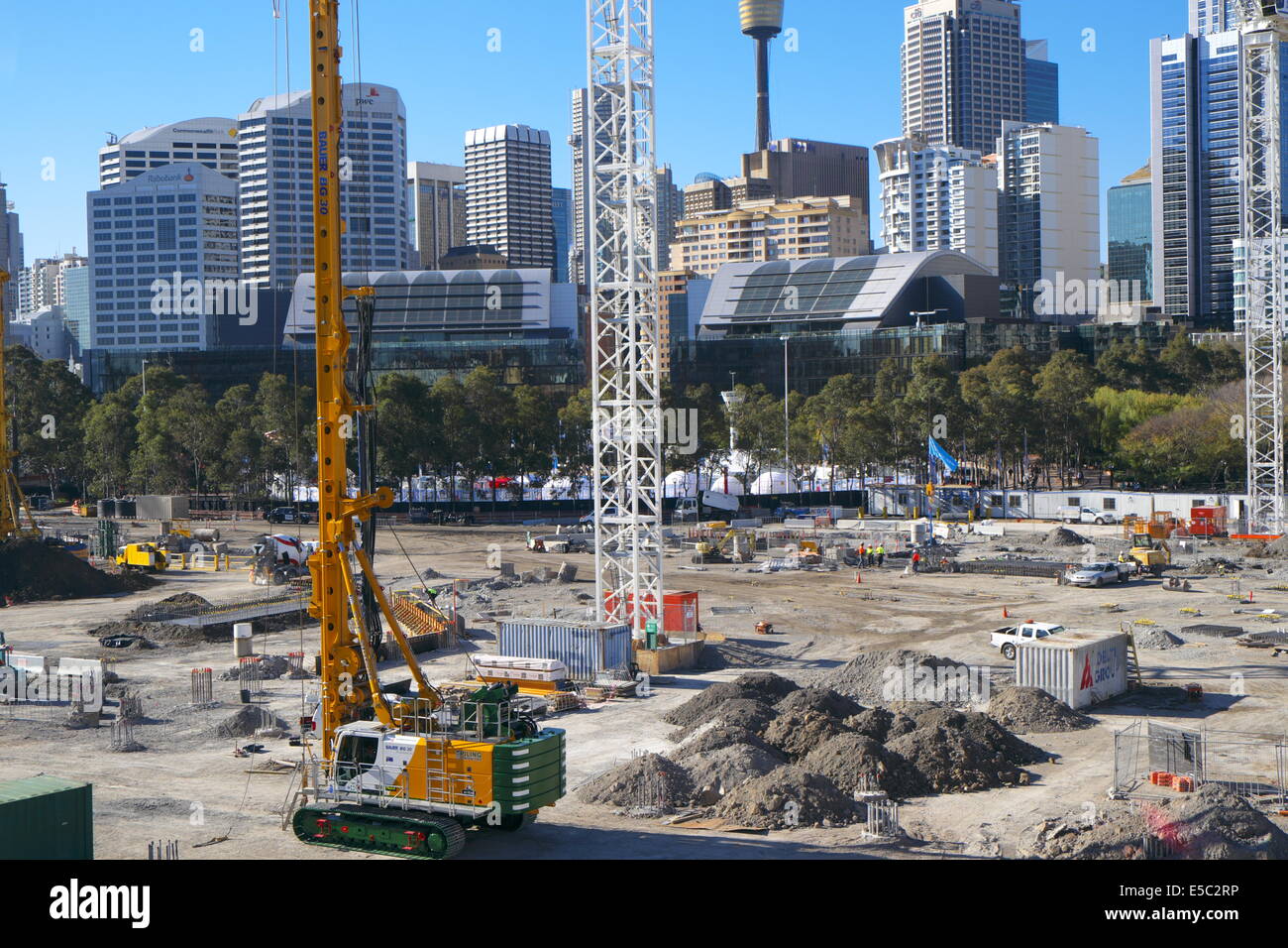 Civil engineering crane hi-res stock photography and images - Alamy