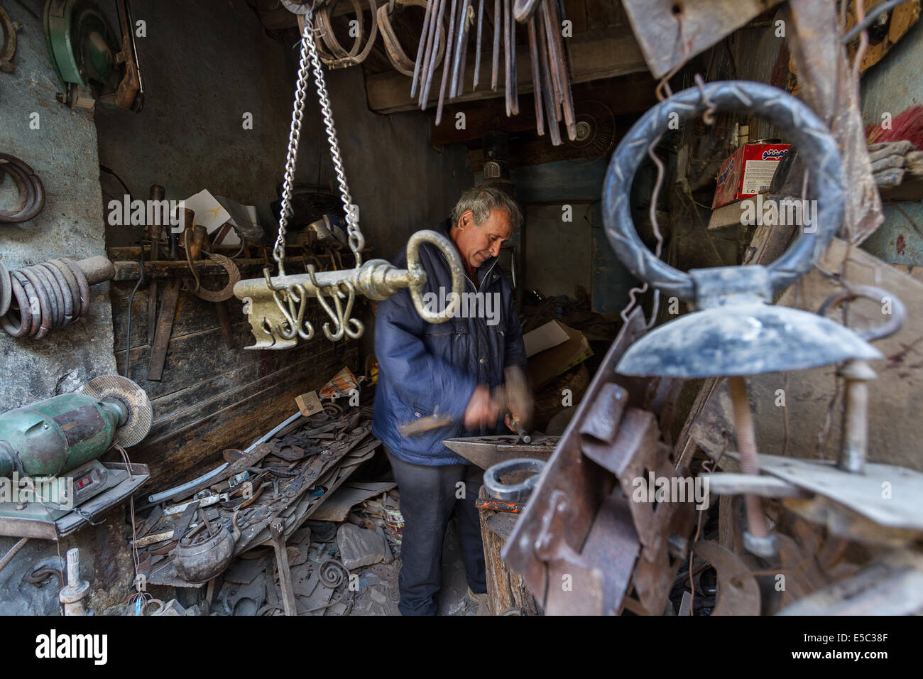 blacksmith in nefta Stock Photo - Alamy
