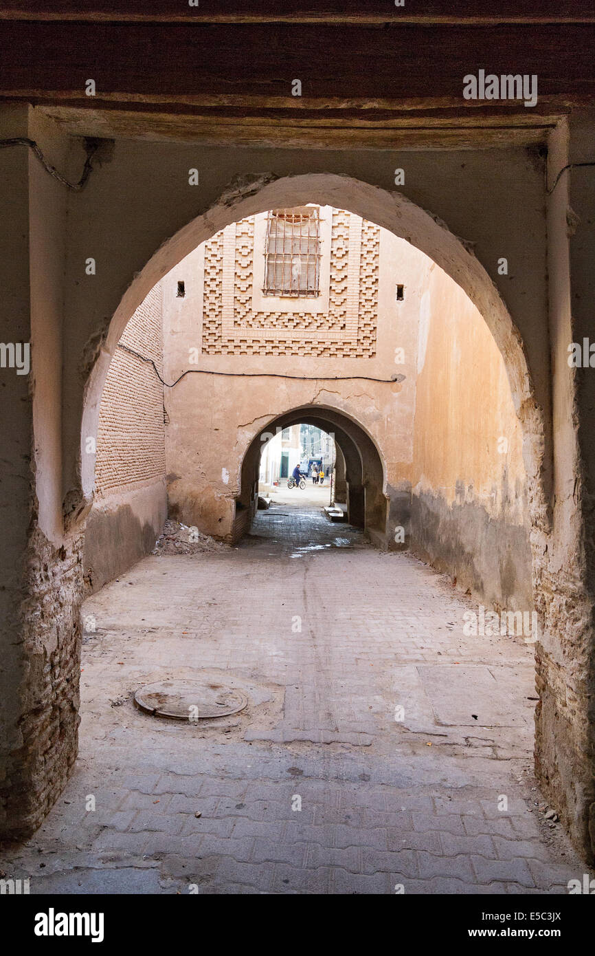 Passage in the old town of Nefta (Medina), an oasis in the Sahara ...