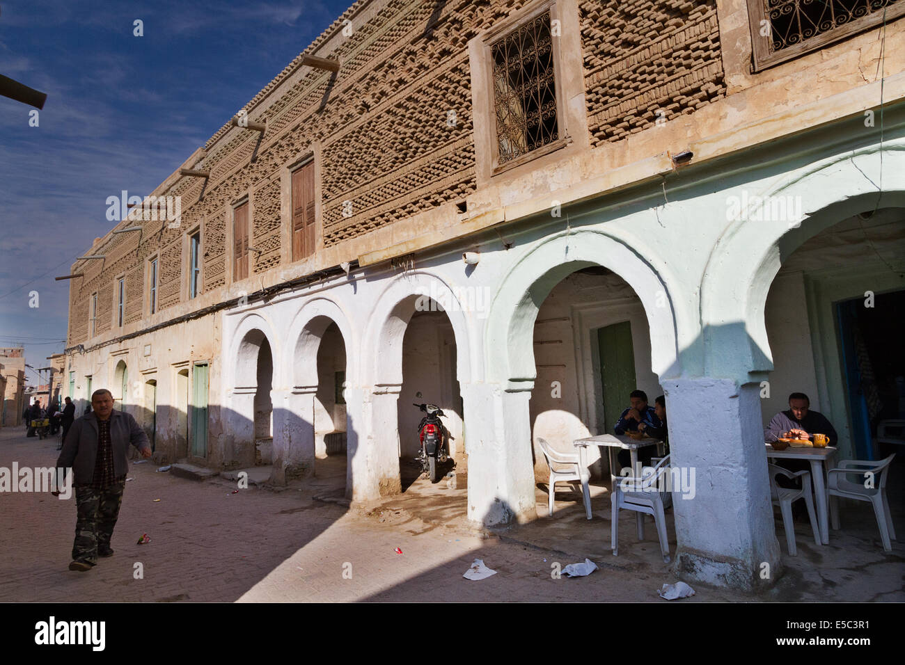 Nefta medina hi-res stock photography and images - Alamy