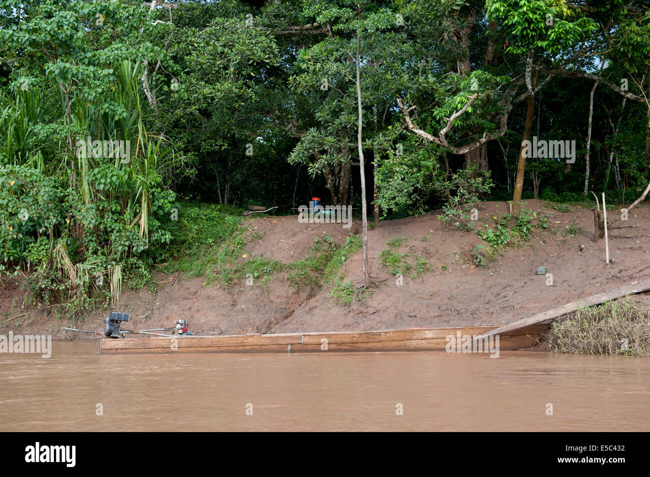 A view of the amazon river in the Tambopa Province on a sunny day Stock ...