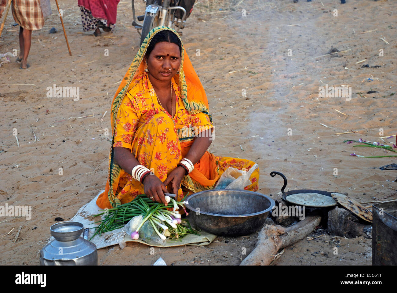 Gypsy cooking hi-res stock photography and images - Alamy