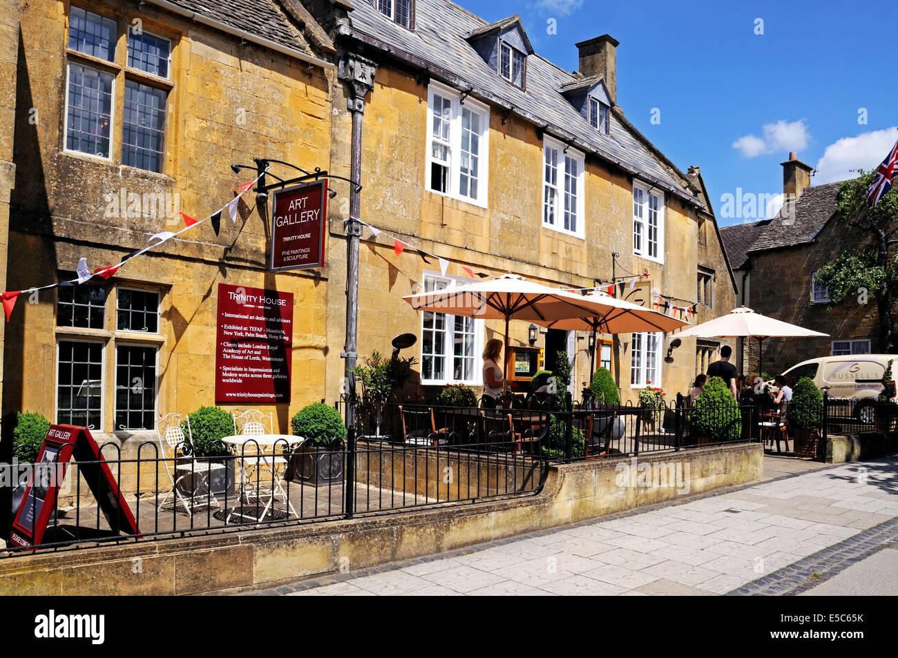 Trinity House Art Gallery along High Street, Broadway, Cotswolds ...
