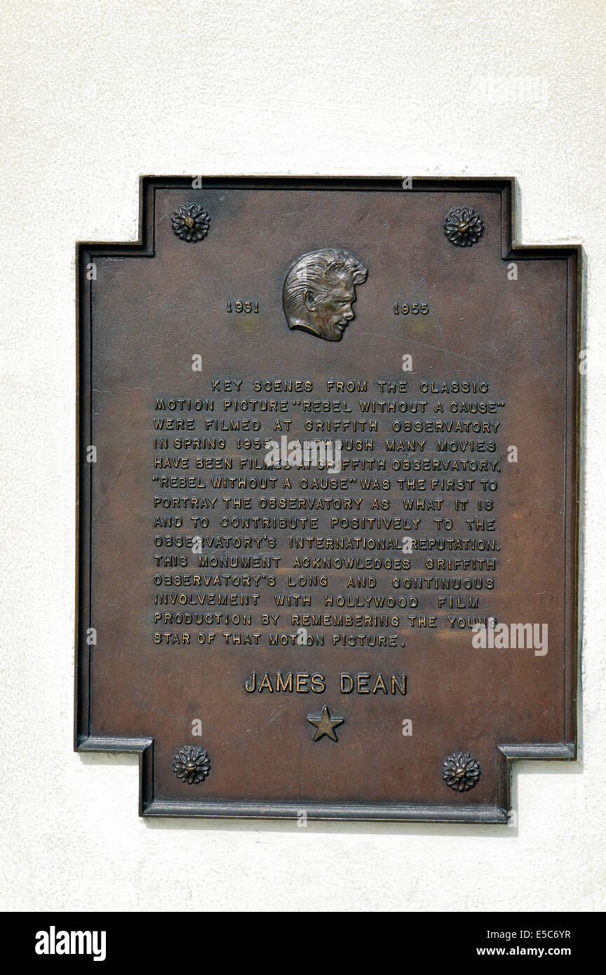 The James Dean "Rebel Without a Cause" film statue outside the ...