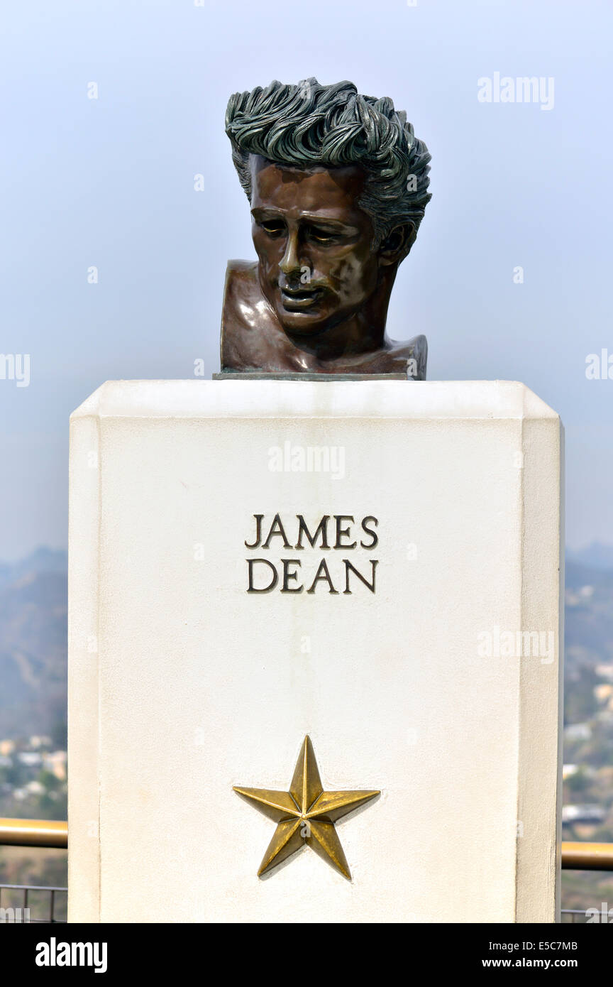 The James Dean "Rebel Without a Cause" film statue outside the ...