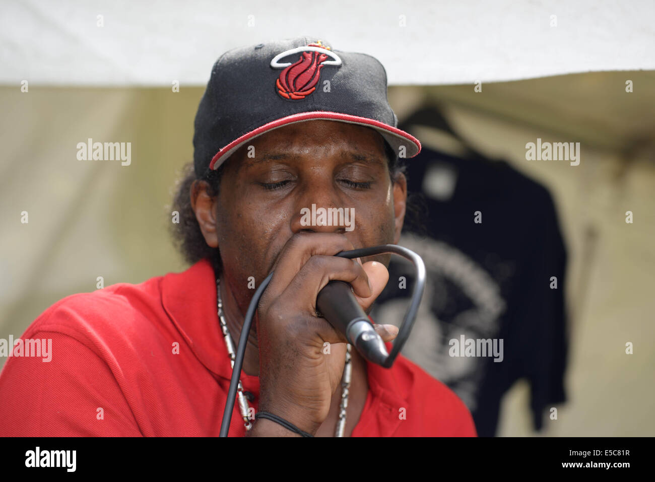 London, UK. 27th July, 2014. Ragger MC preforms at the Queen Elizabeth ...