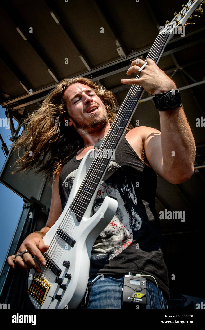 Veil of maya band hi-res stock photography and images - Alamy