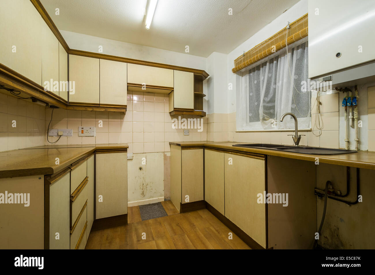 An empty house Stock Photo - Alamy