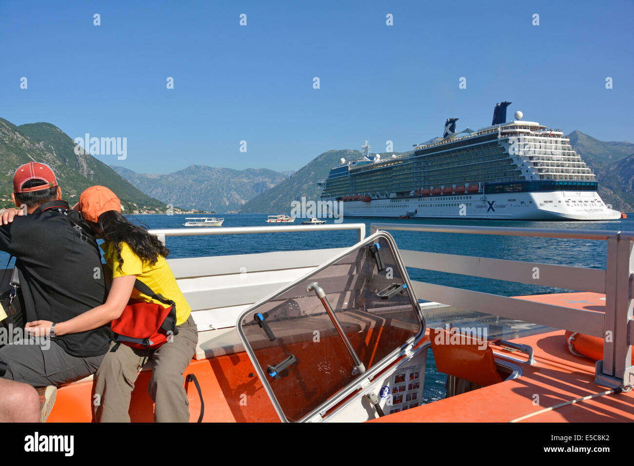 Couple cruise ship leaving hi-res stock photography and images - Alamy