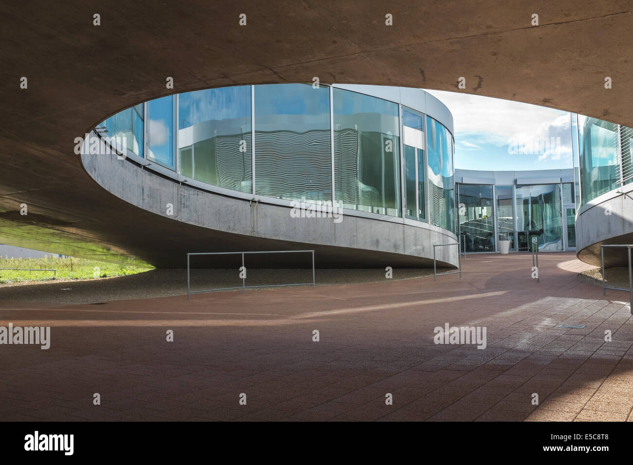 The Rolex Learning Center, École polytechnique fédérale de Lausanne ...
