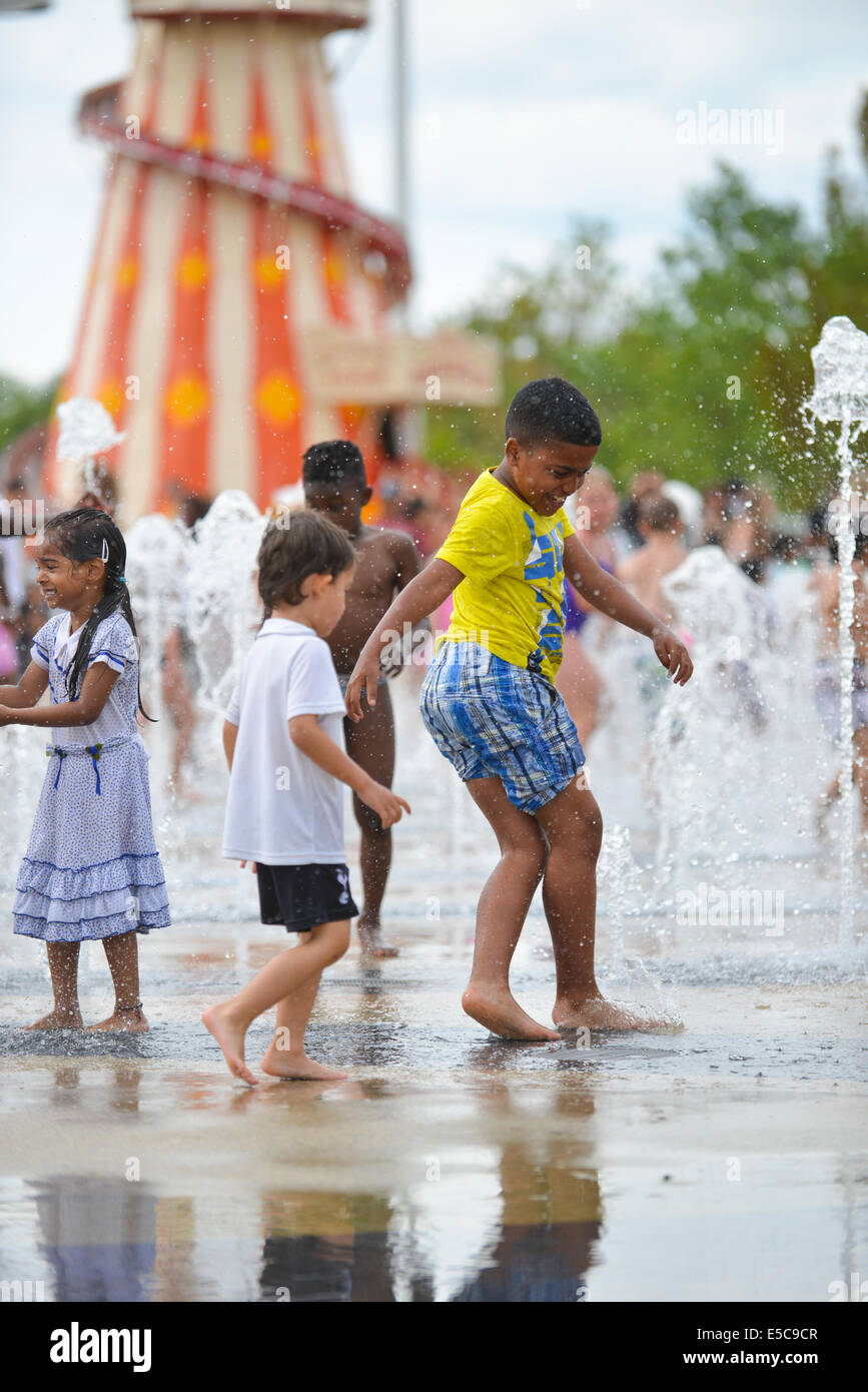 British asian and white children playing together hi-res stock ...