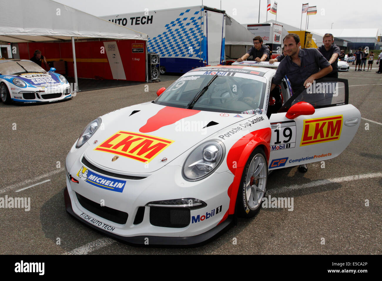 Fach auto tech team hi-res stock photography and images - Alamy