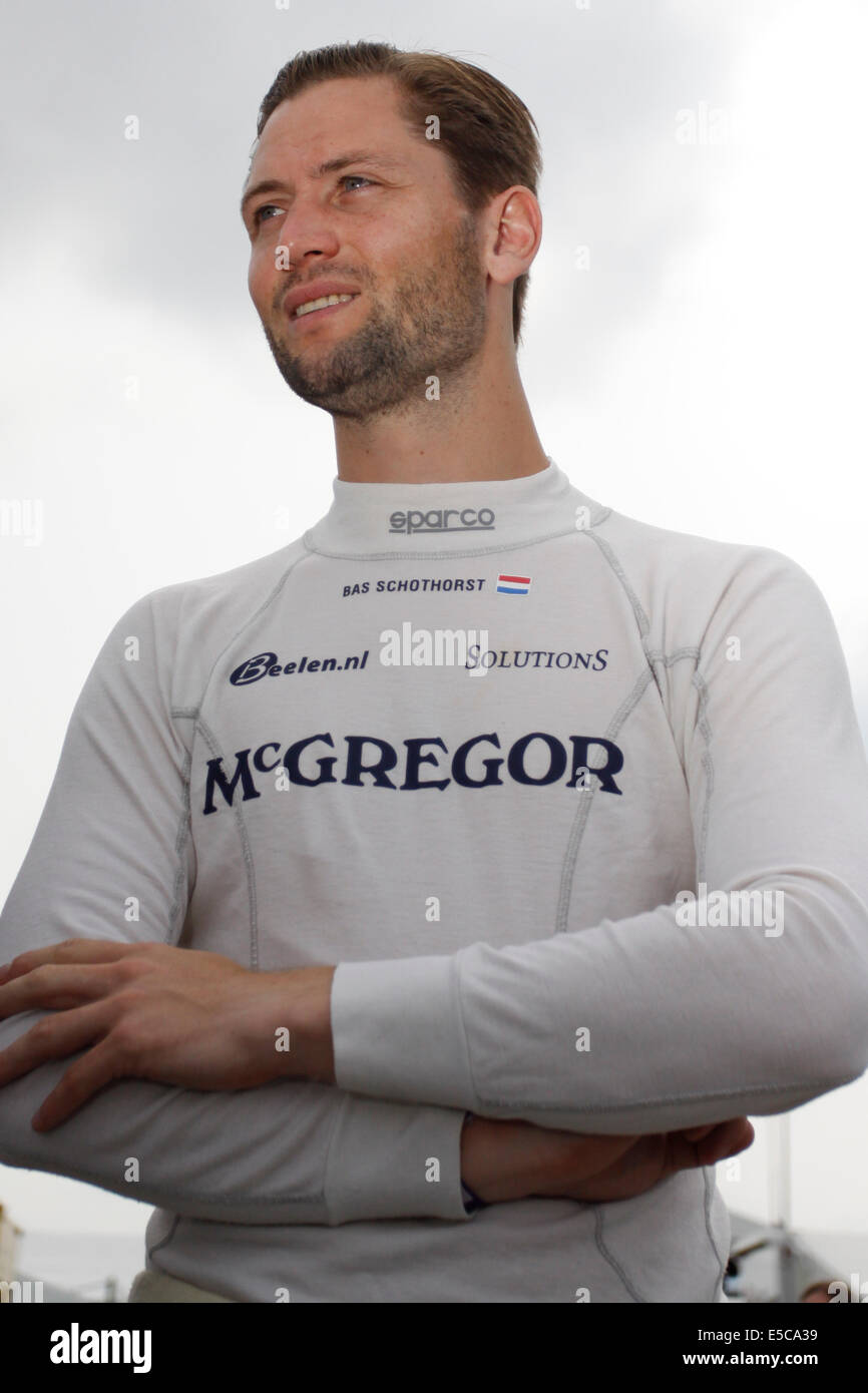 Magyorod, Hungaroring, Hungary. 27th July, 2014. Porsche Mobil 1 ...