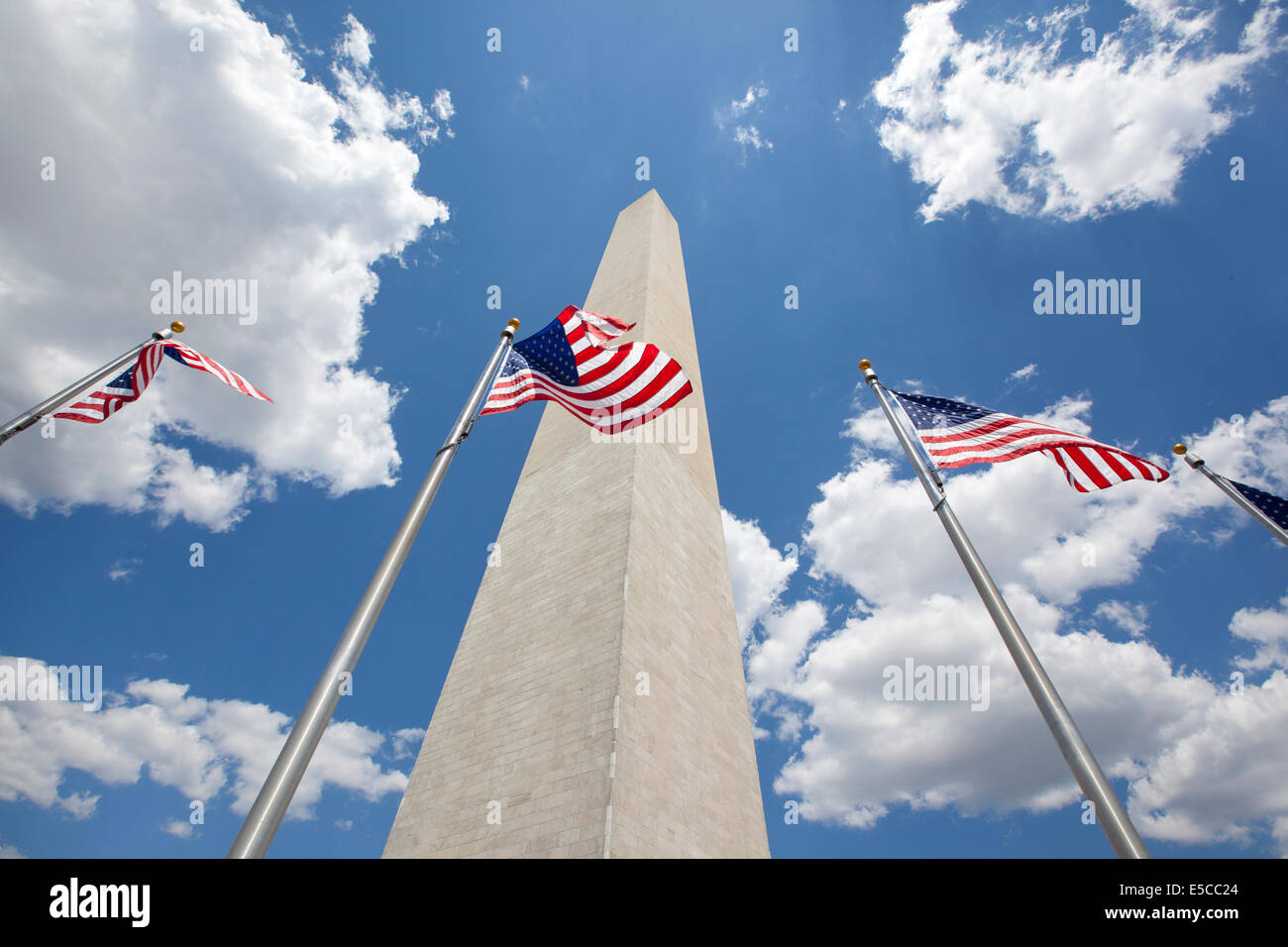 washington monument with flag Stock Photo - Alamy