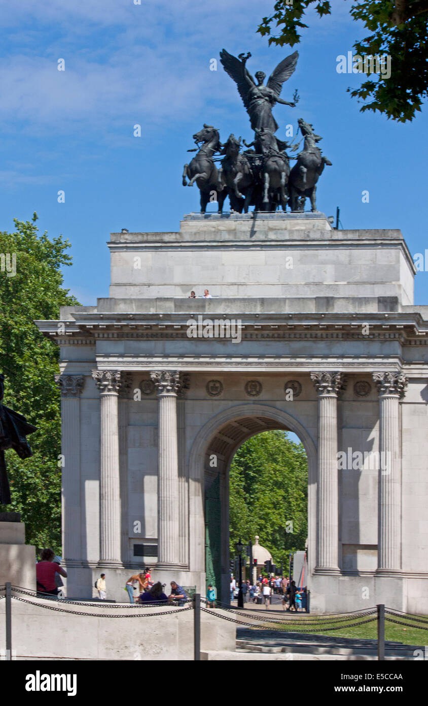 Wellington arch hi-res stock photography and images - Alamy