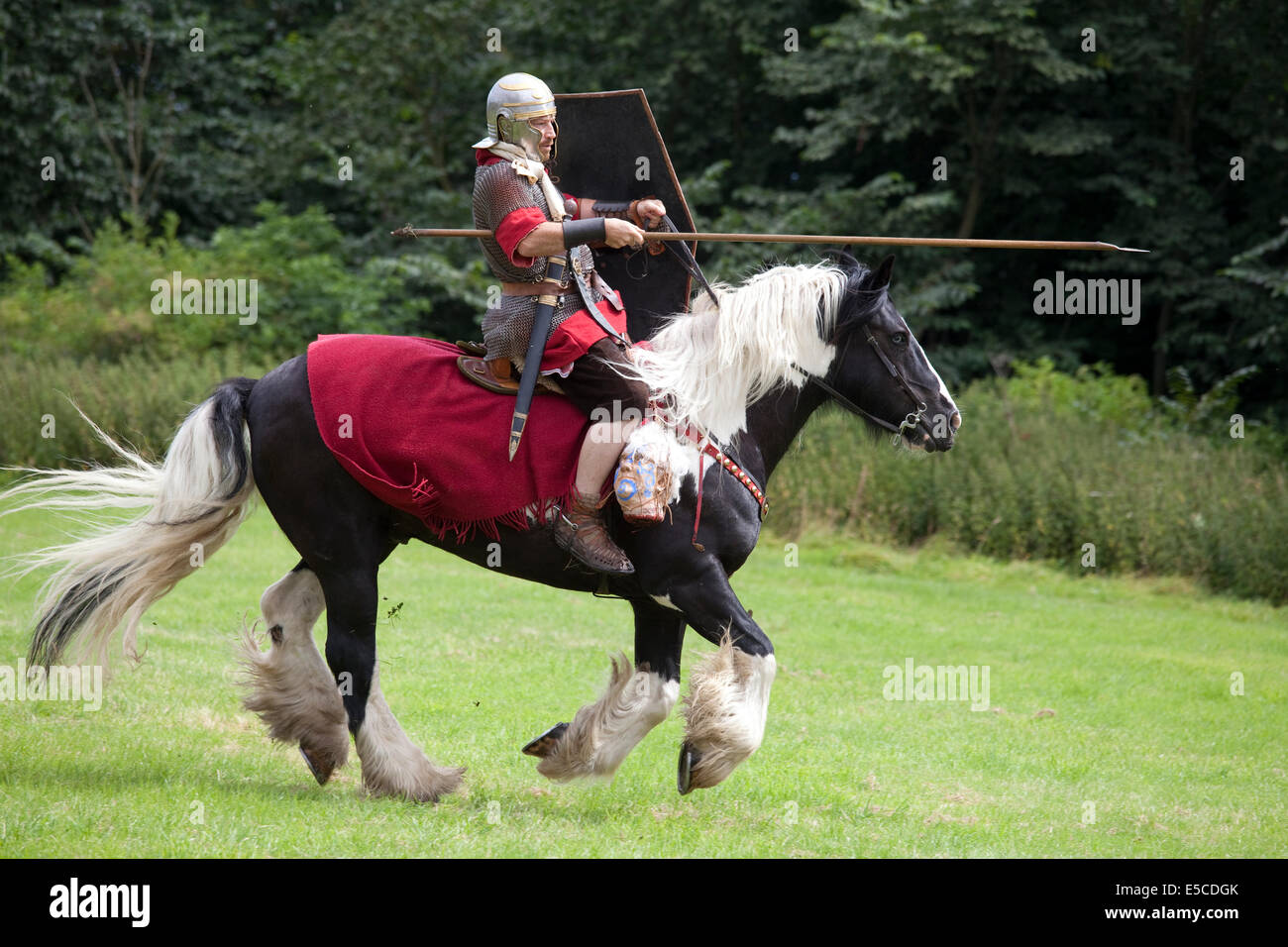 A demonstration of typical Imperial Roman cavalry weapons and tactics ...