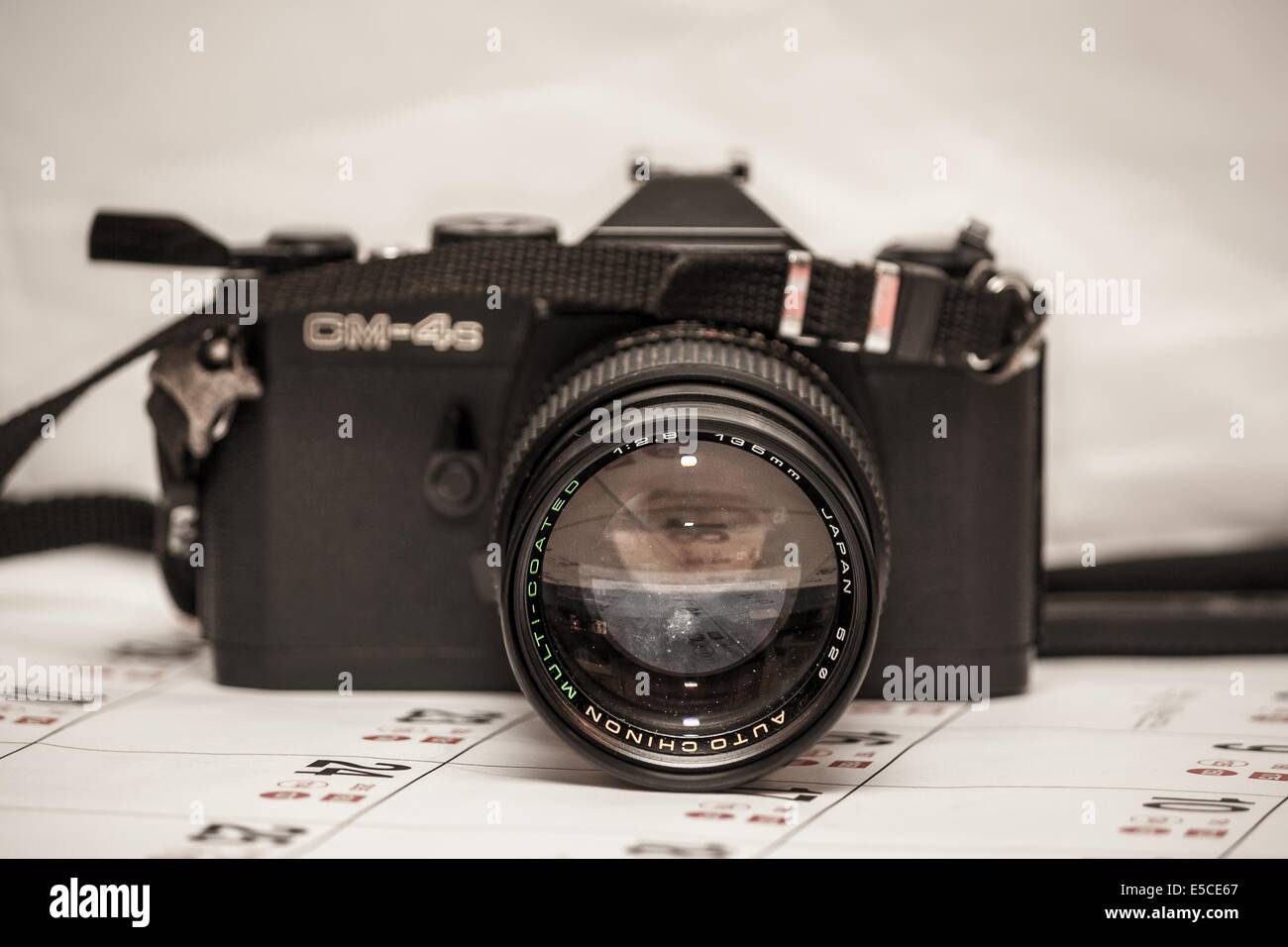 Old vintage camera Stock Photo - Alamy