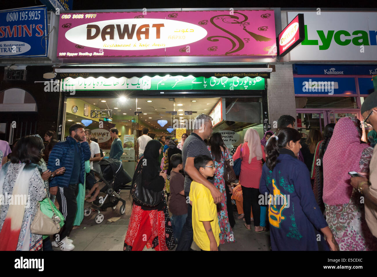 Upper Tooting Road, Tooting, London, UK. 28th July 2014. Hundreds of ...